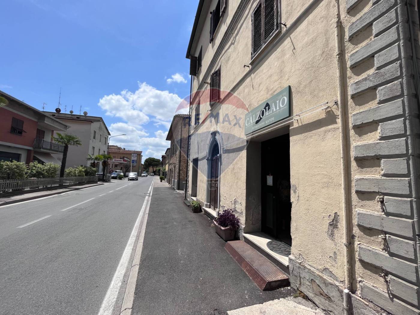 Locale commerciale in Vendita