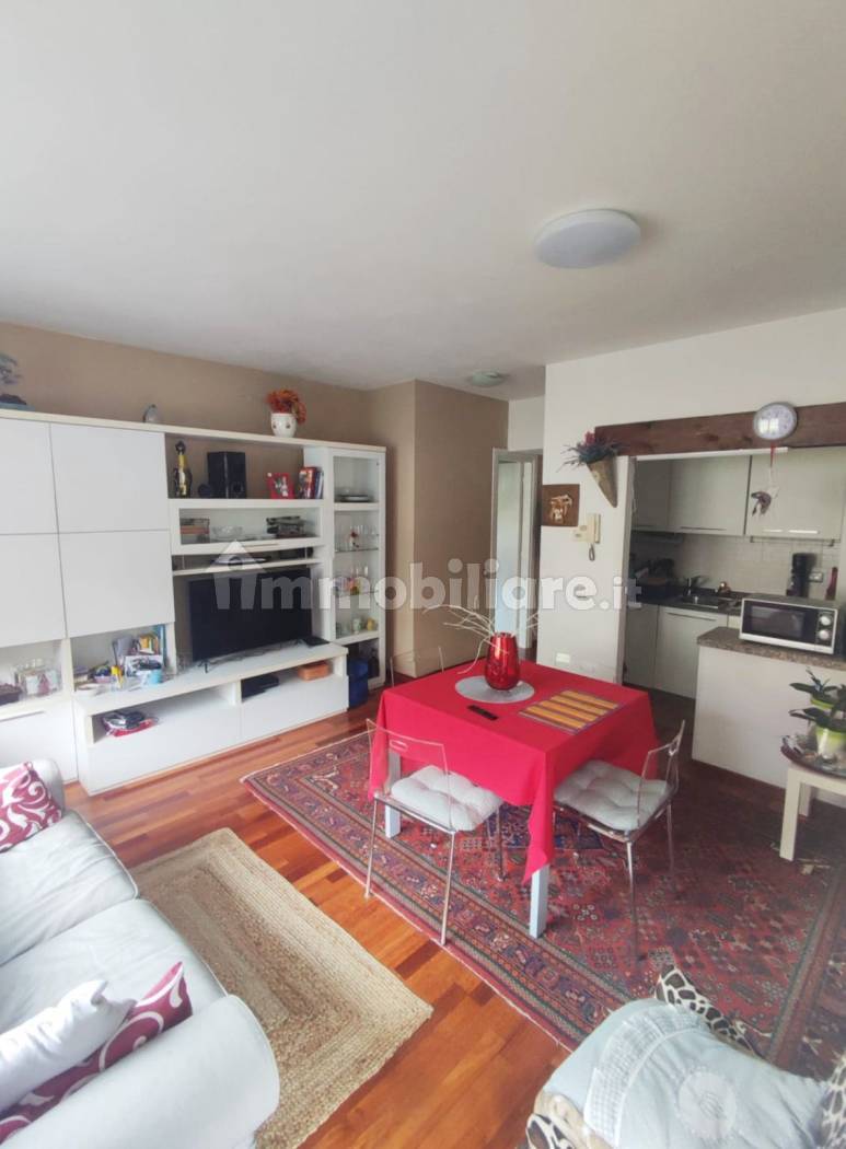 Bilocale ottimo stato, secondo piano, Centro, Baveno