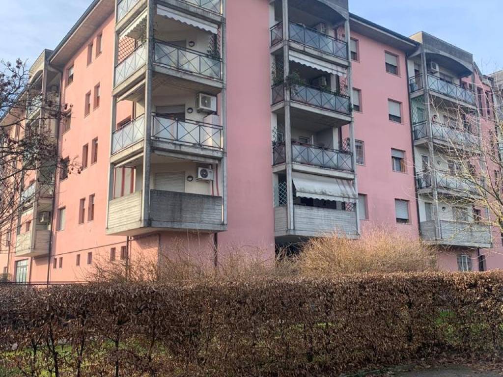 Vendita Appartamento Parma. Bilocale in via Giuditta Sidoli. Buono ...