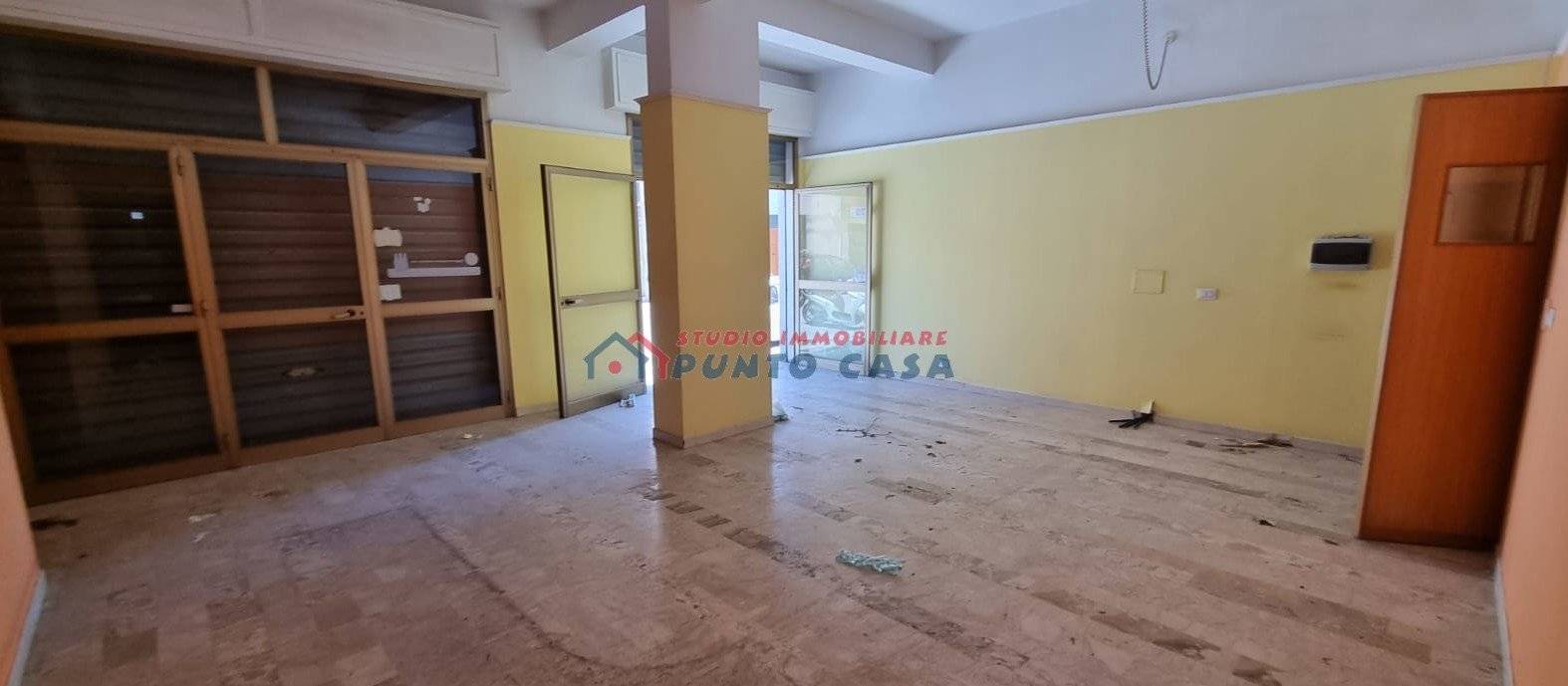 Locale commerciale in Vendita