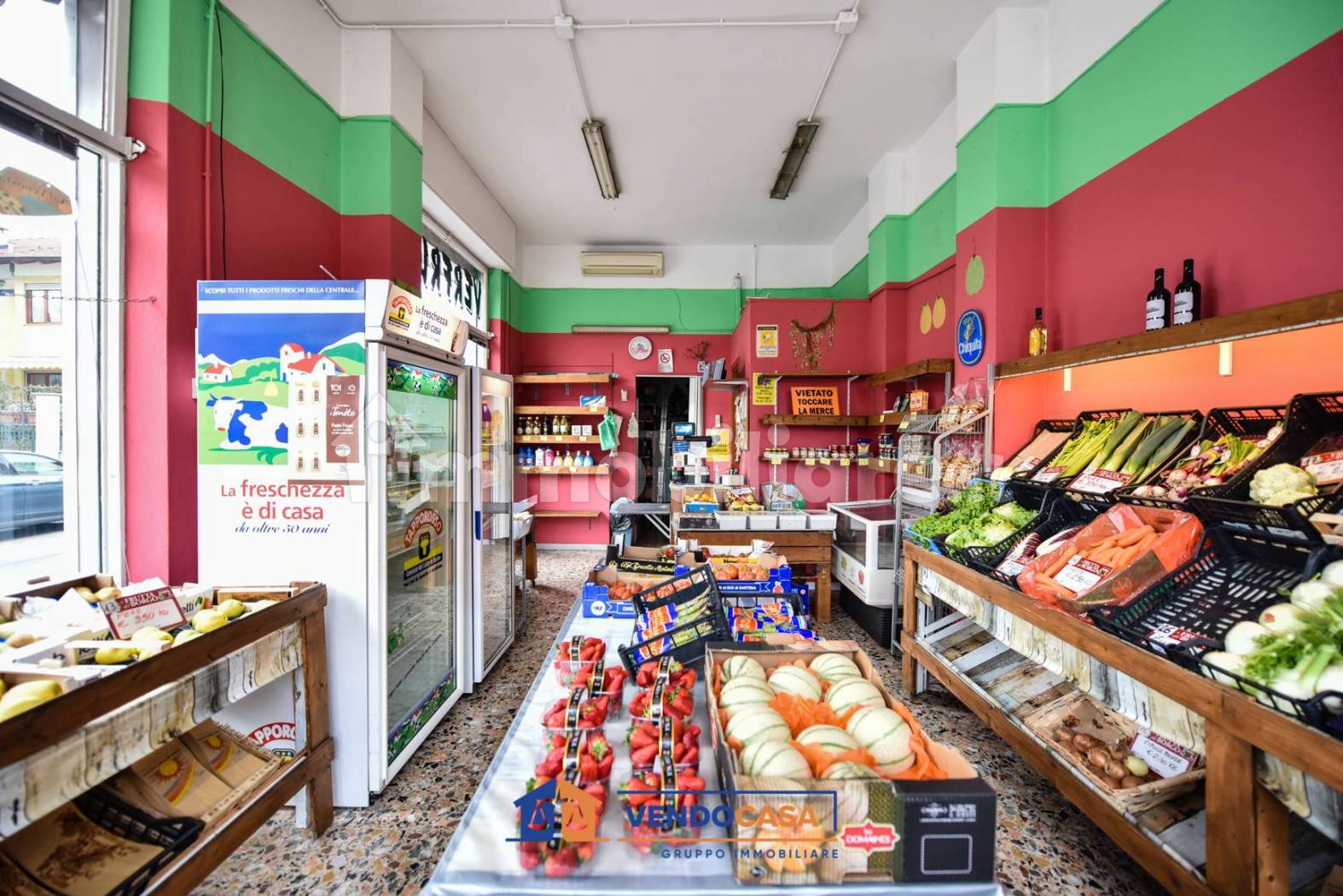 Locale commerciale in Vendita