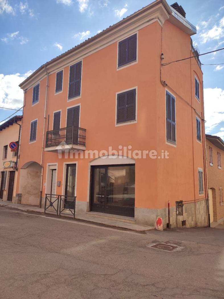 Appartamento via Principessa Jolanda, Centro, Montemagno