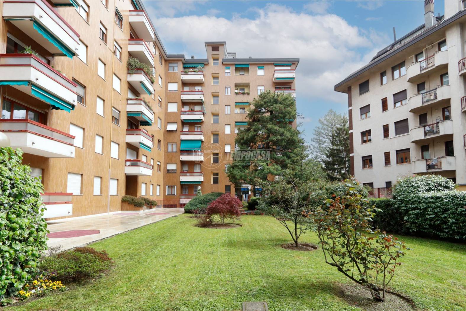 Trilocale via caccialepori 35, San Siro, Trenno, Milano