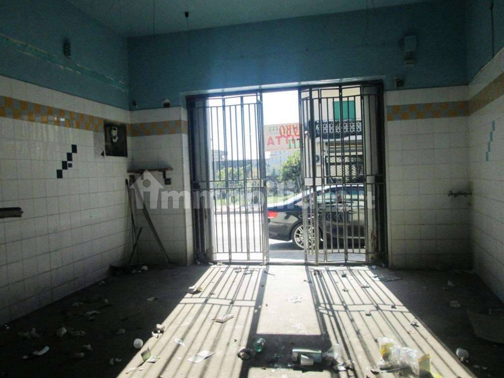 Locale commerciale in Vendita