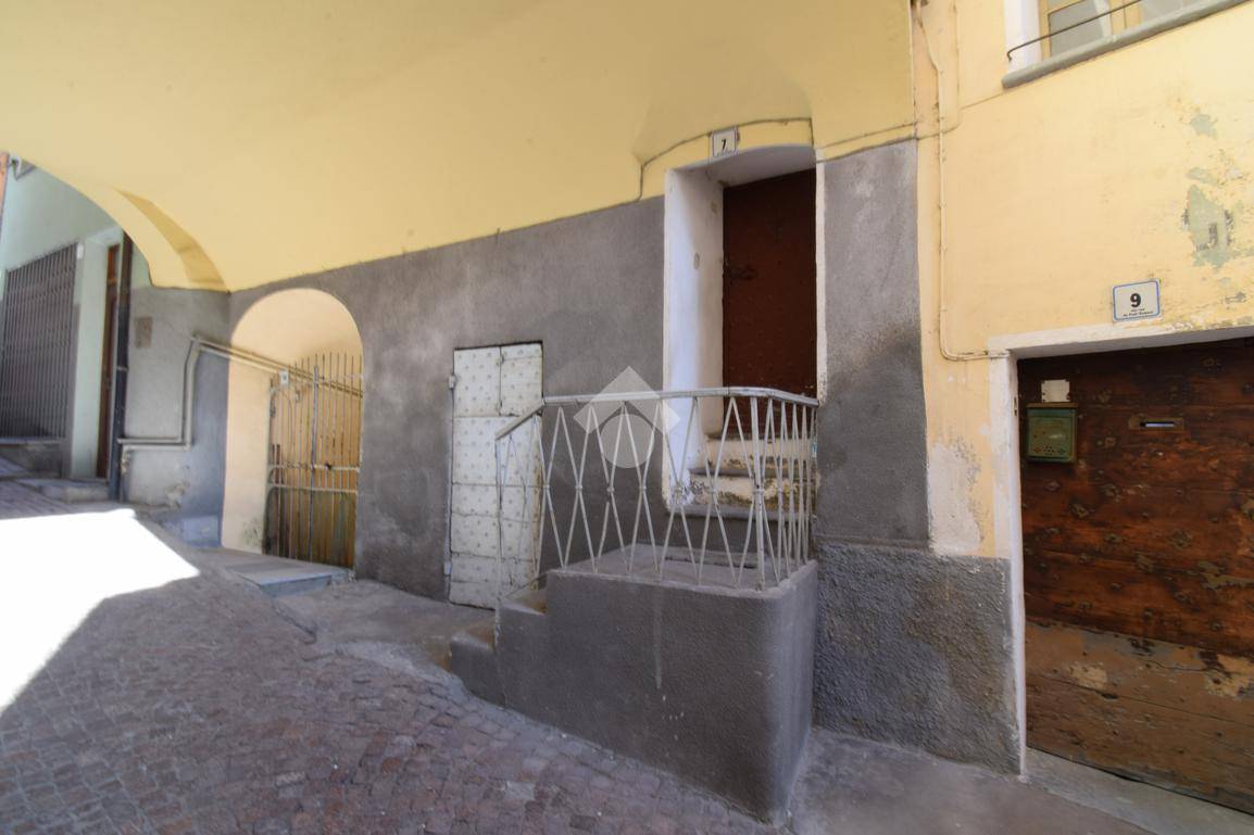 Bilocale via Ponte Romano 7, Centro, Chatillon