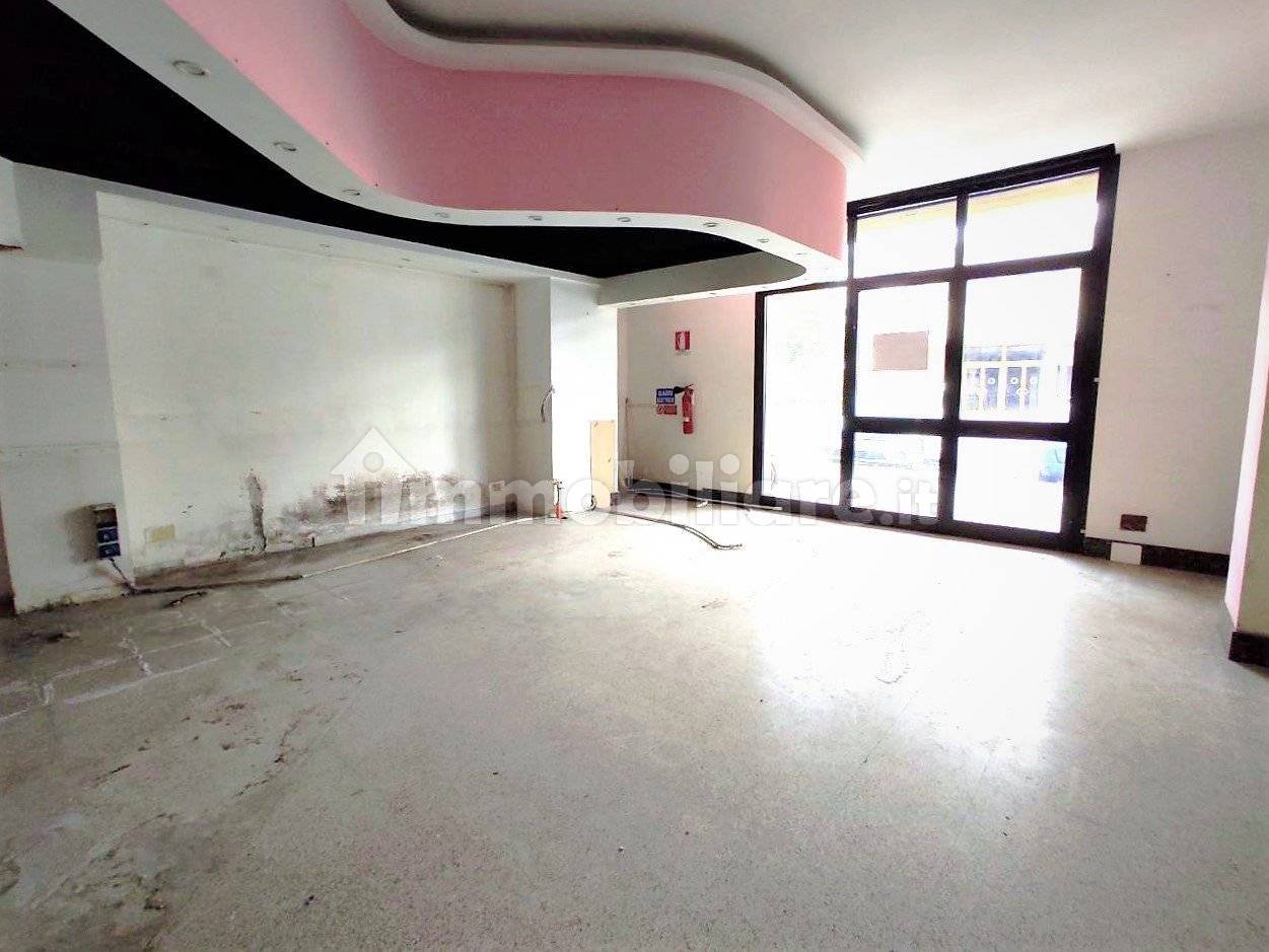 Locale commerciale in Vendita