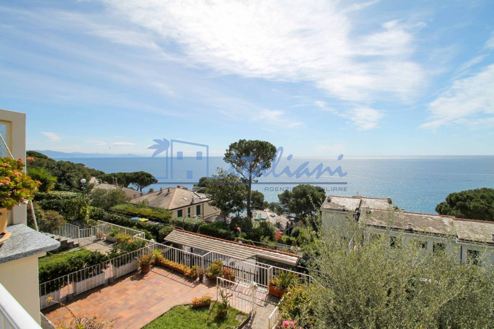 Trilocale via dei Pini d&#x27;Aleppo, Centro, Varazze