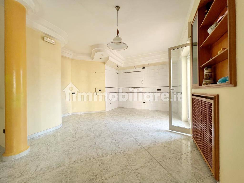 Quadrilocale via Gaetano De Bottis 51, Torre del Greco