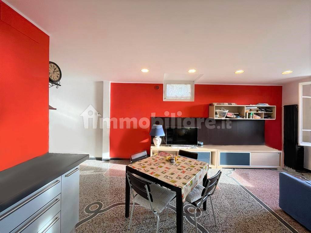 Bilocale via Camillo Benso di Cavour, Spotorno