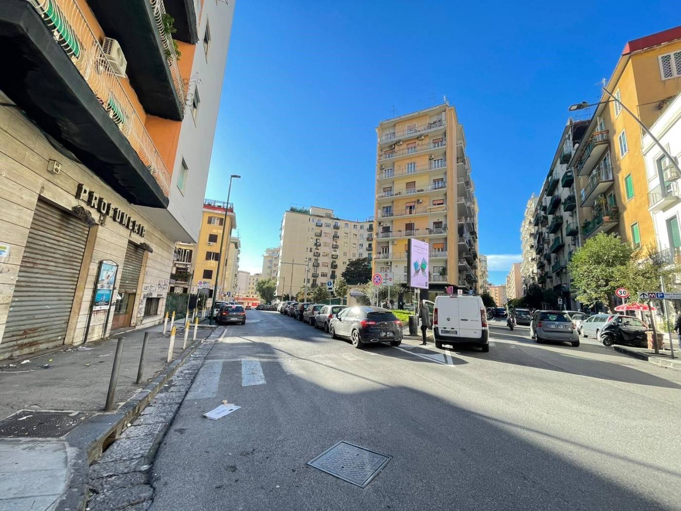 Trilocale piazza Francesco Muzii, Arenella, Napoli