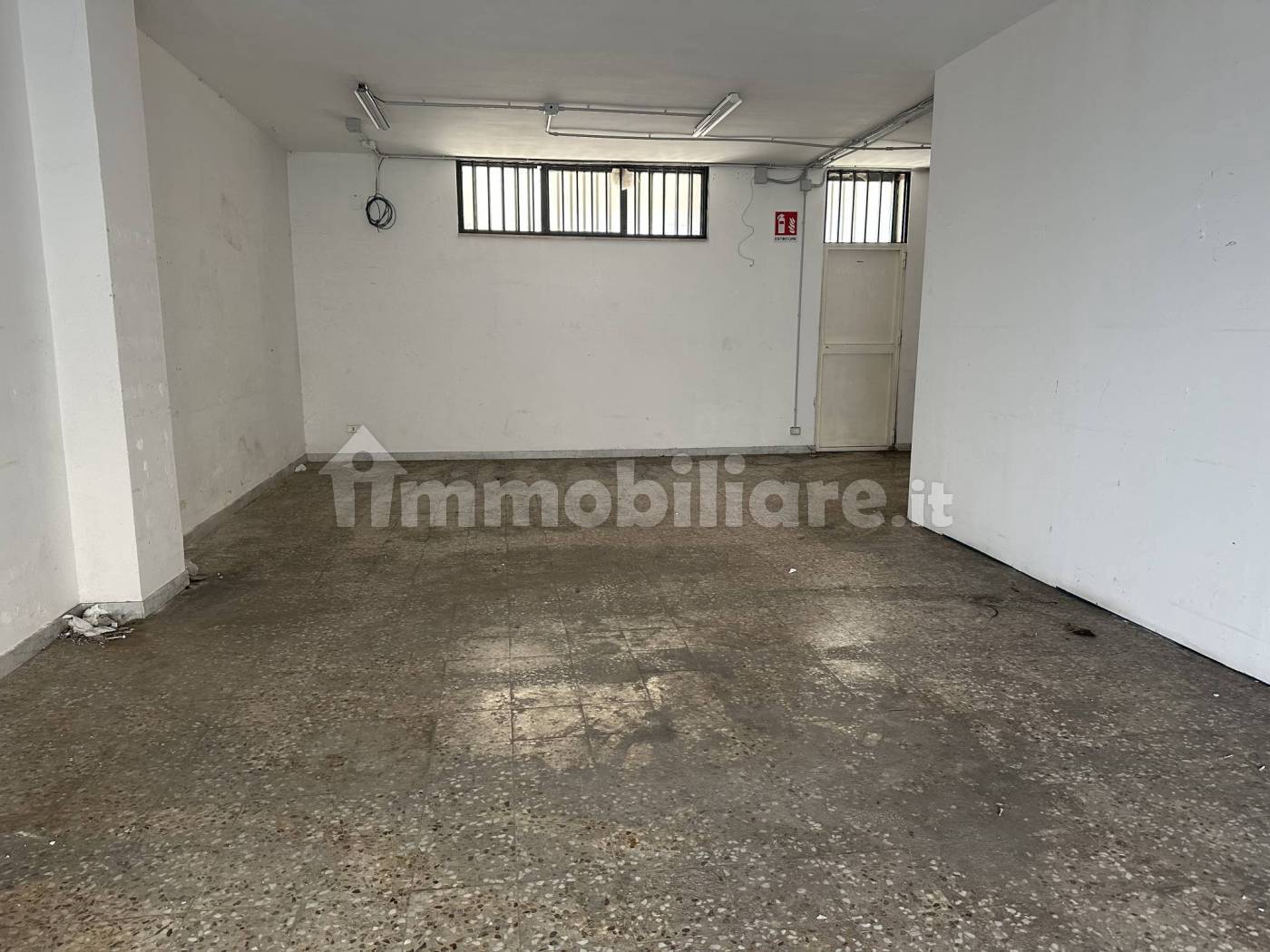 Locale commerciale in Vendita