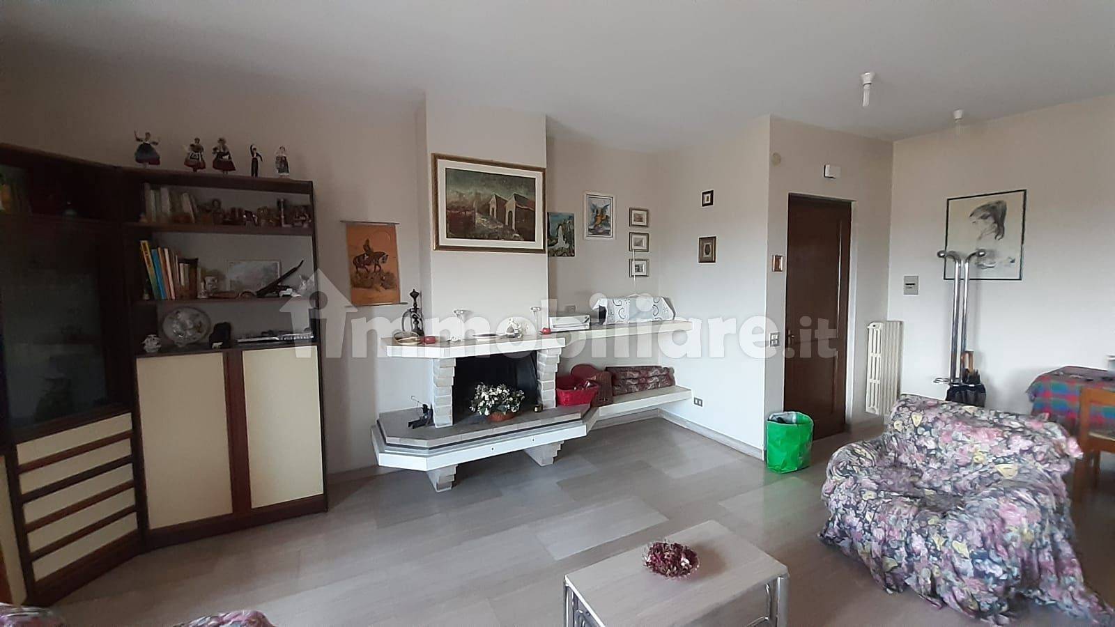 Trilocale piazza Cottini 5, Centro, Frosolone