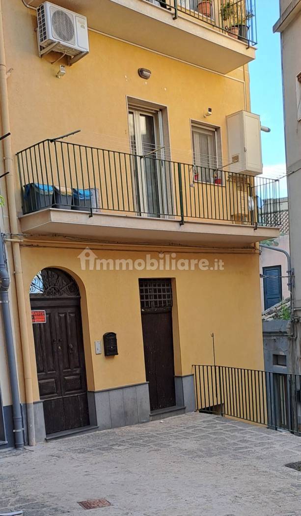 Trilocale via Antonino di Sangiuliano 11, Centuripe