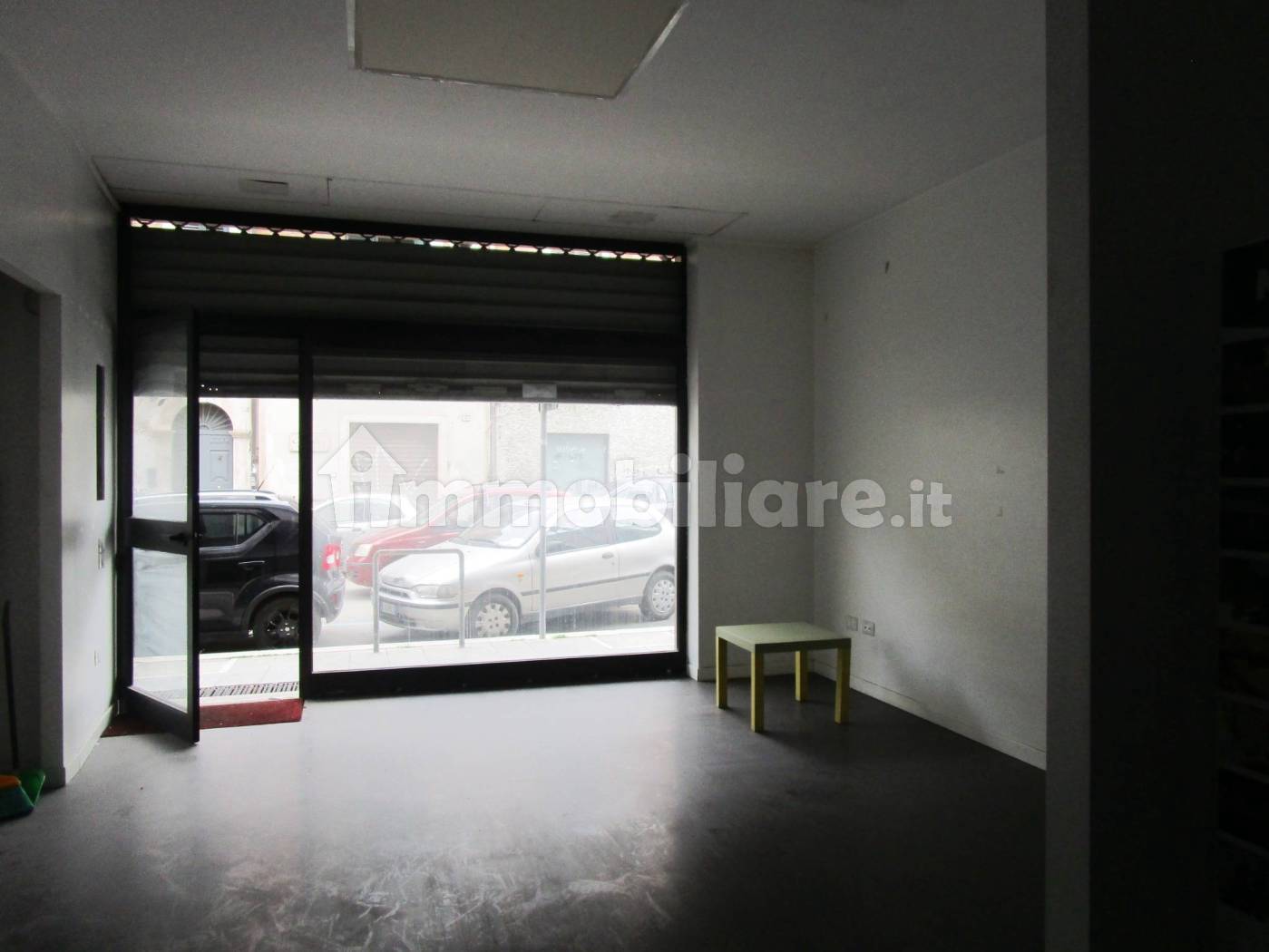 Locale commerciale in Vendita