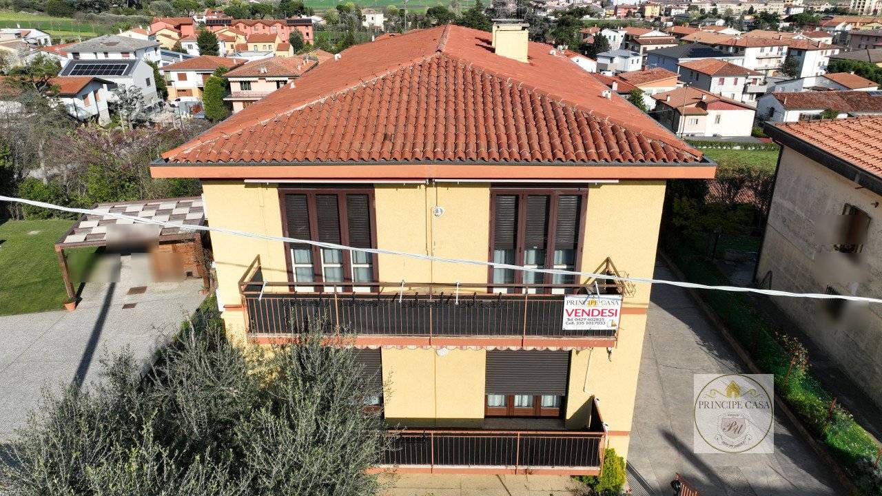 Appartamento via Europa, Centro Storico, Este