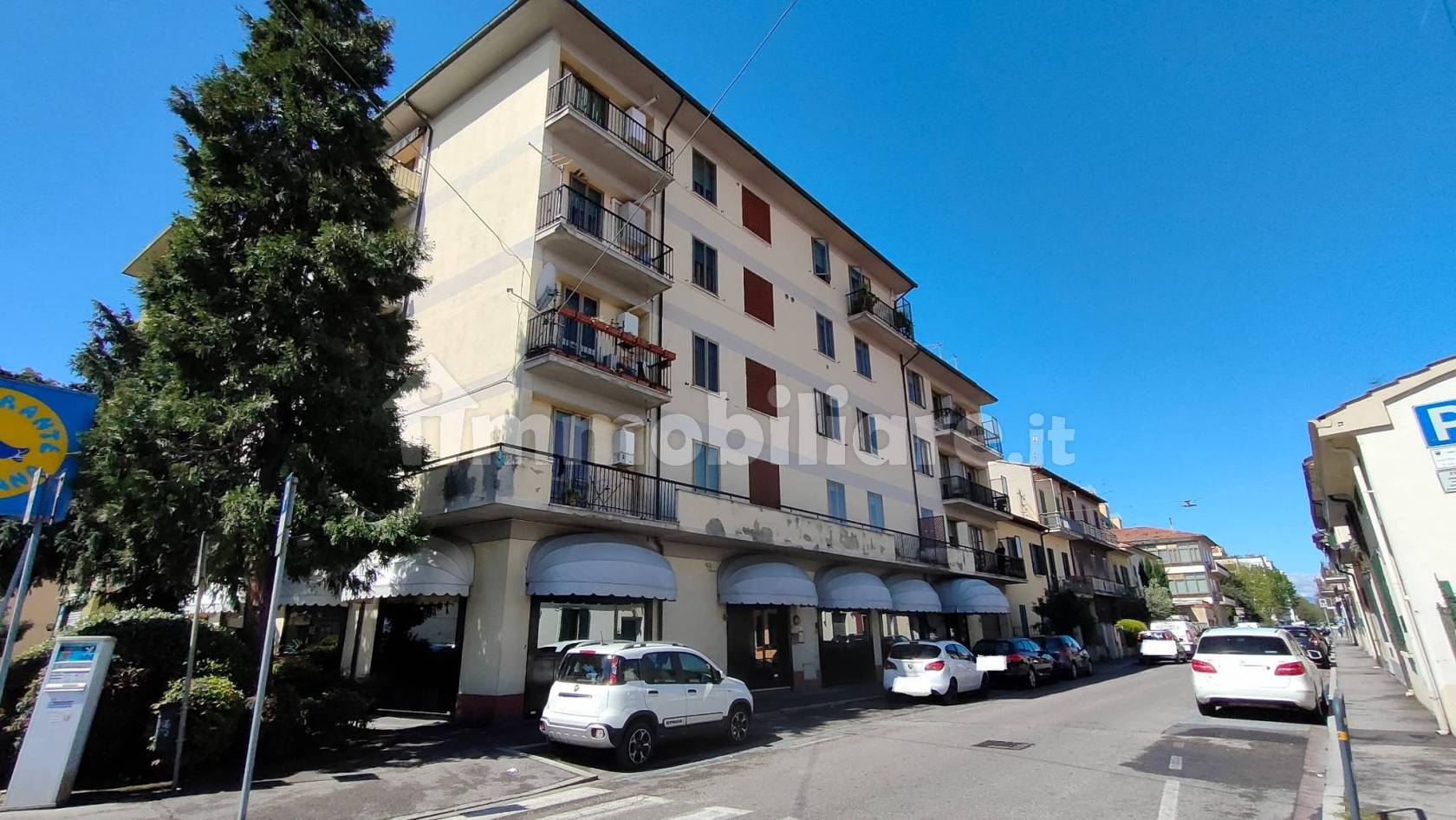 Appartamento via Giuseppe Valentini, Zarini - Valentini, Prato