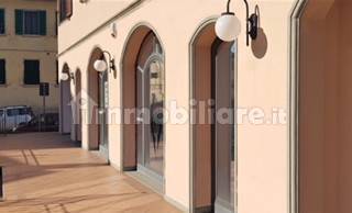 Locale commerciale in Vendita