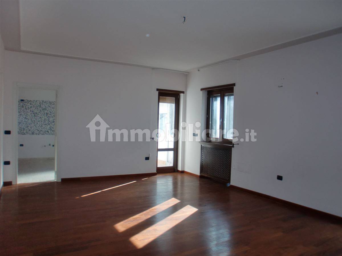 Quadrilocale via G. Mazzini, 17, Centro, Potenza