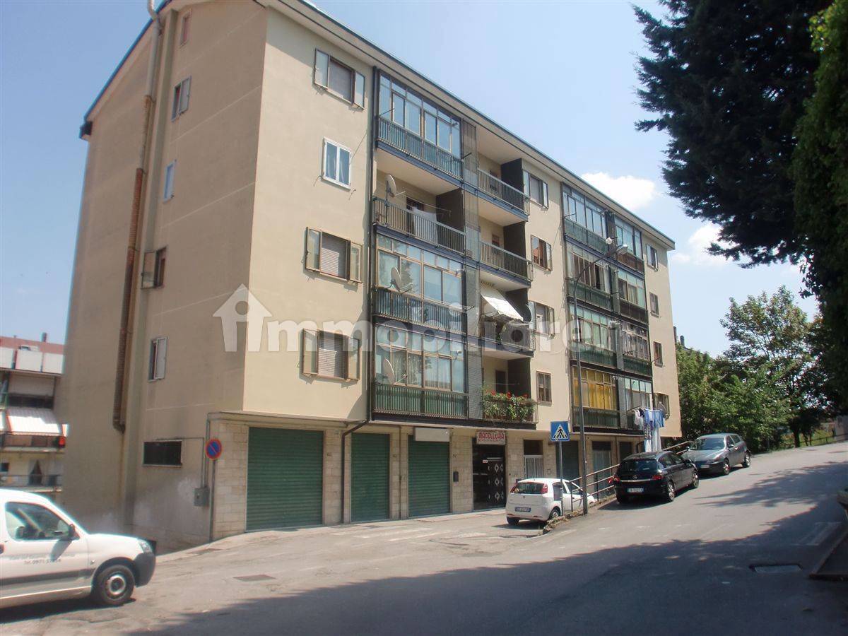 Locale commerciale in Vendita