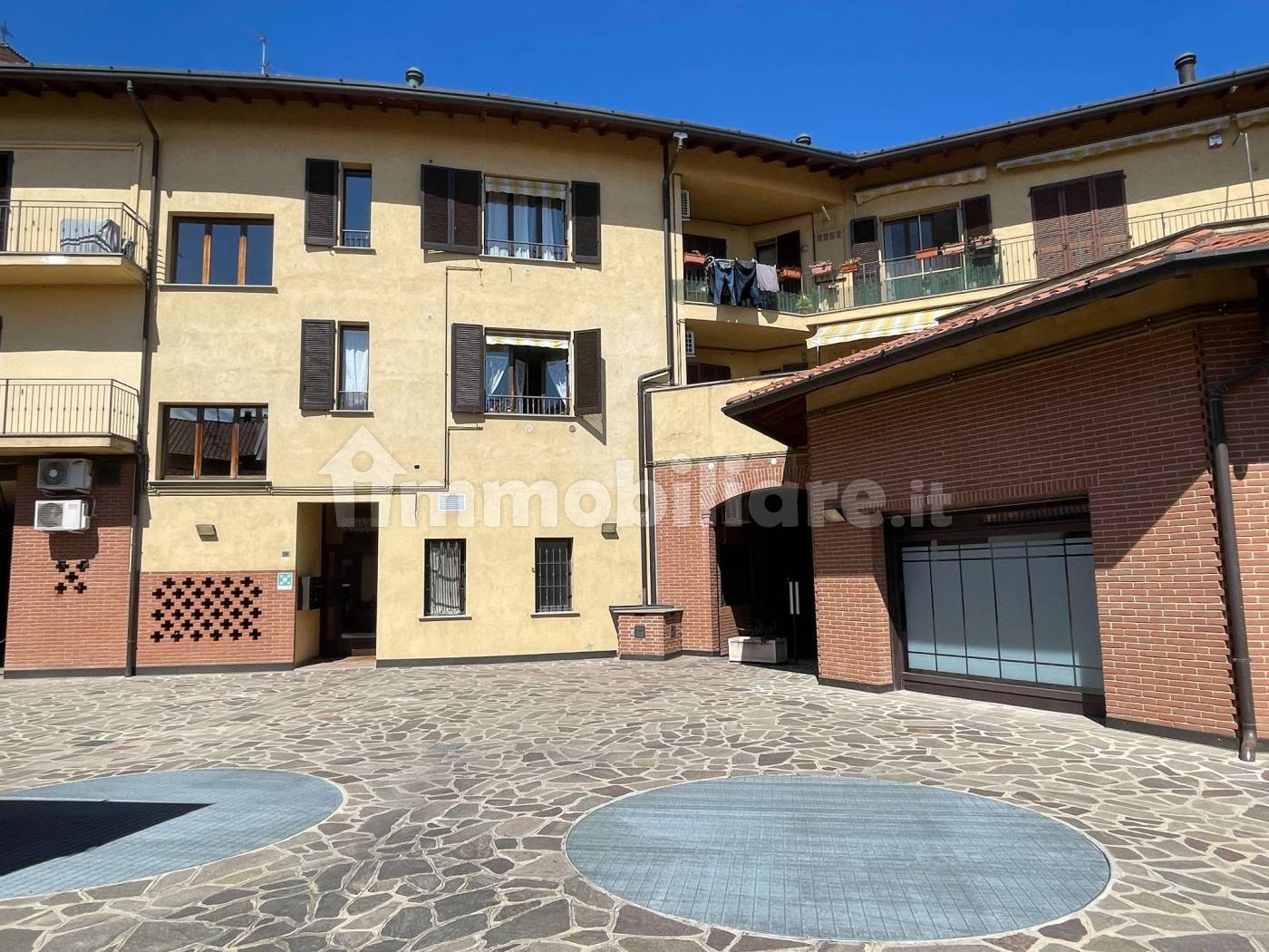 Trilocale piazza 15 Martiri 16a, Centro, Cornate d&#x27;Adda