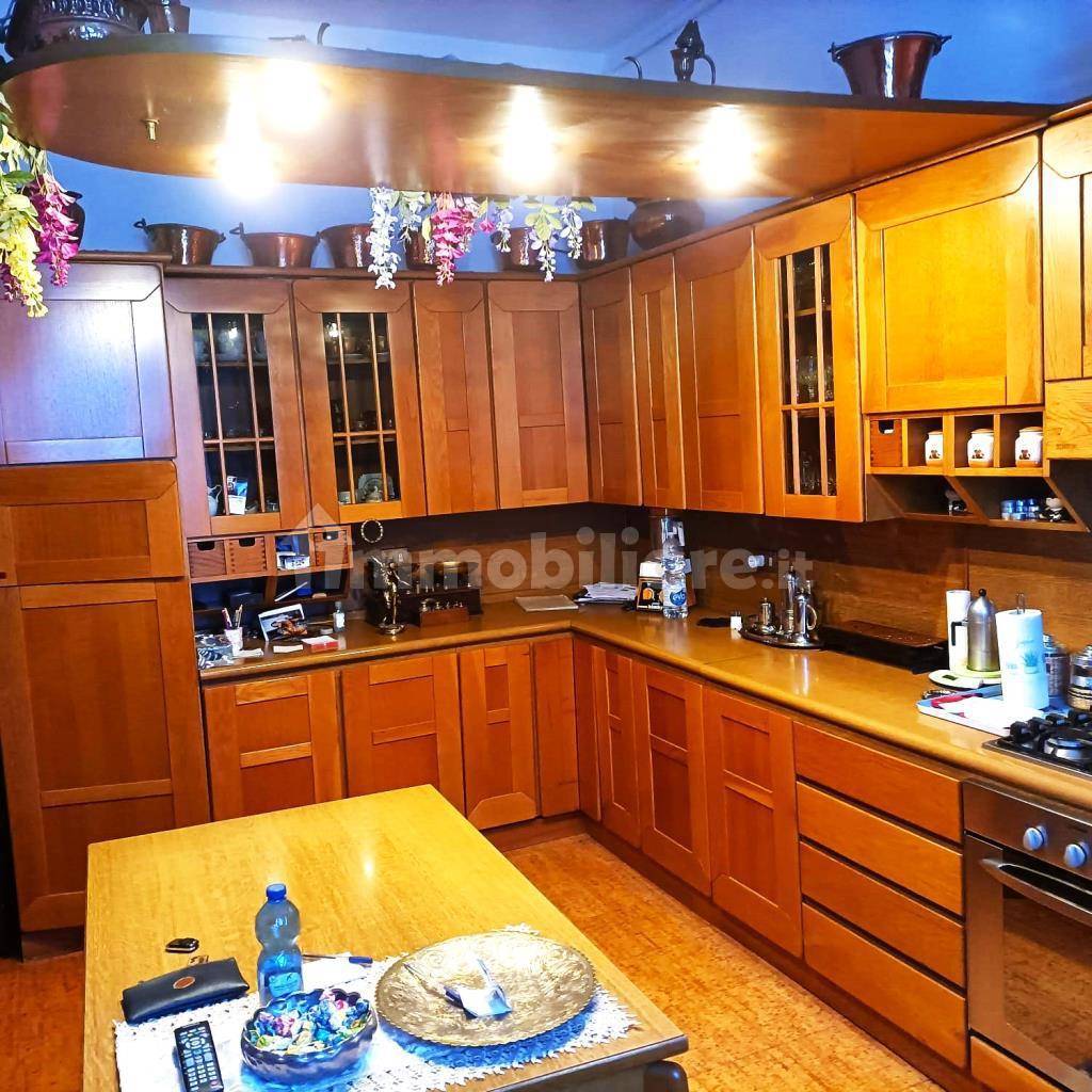 Trilocale via giovanni amendola, Centro, Lecco