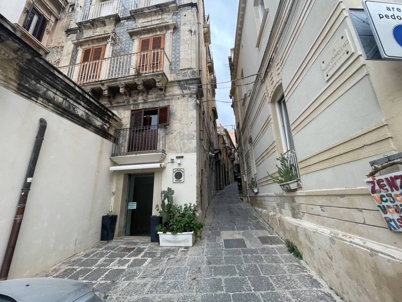 Locale commerciale in Vendita