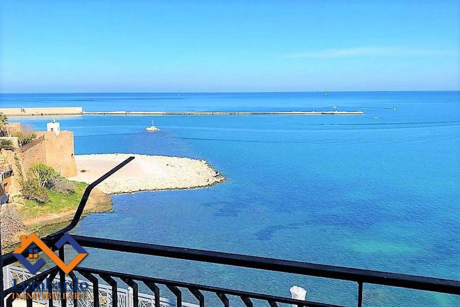 Appartamento piazza Petrolo, Centro, Castellammare del Golfo