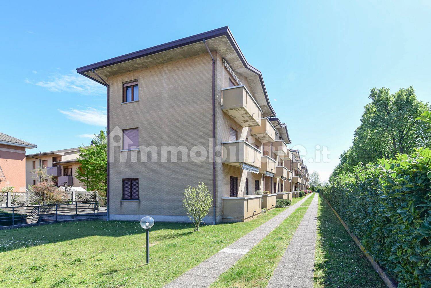 Trilocale via Cassina Savina 37, San Carlo, Seregno