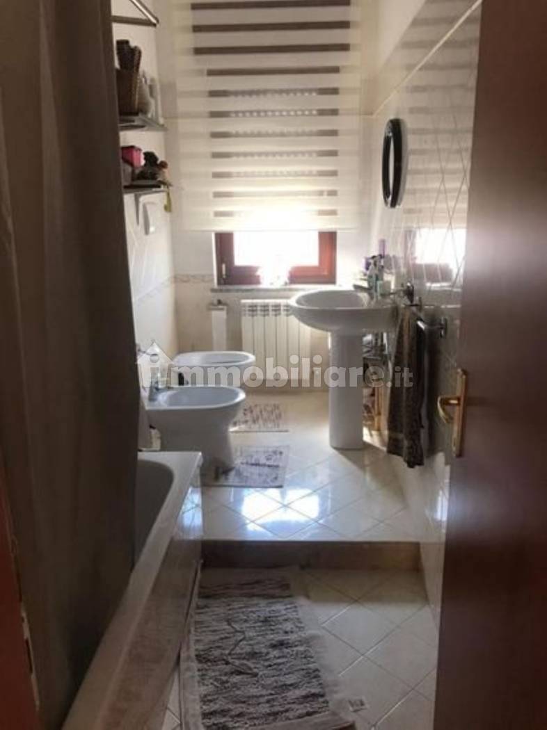 Quadrilocale via Gubbio San c, Mondragone