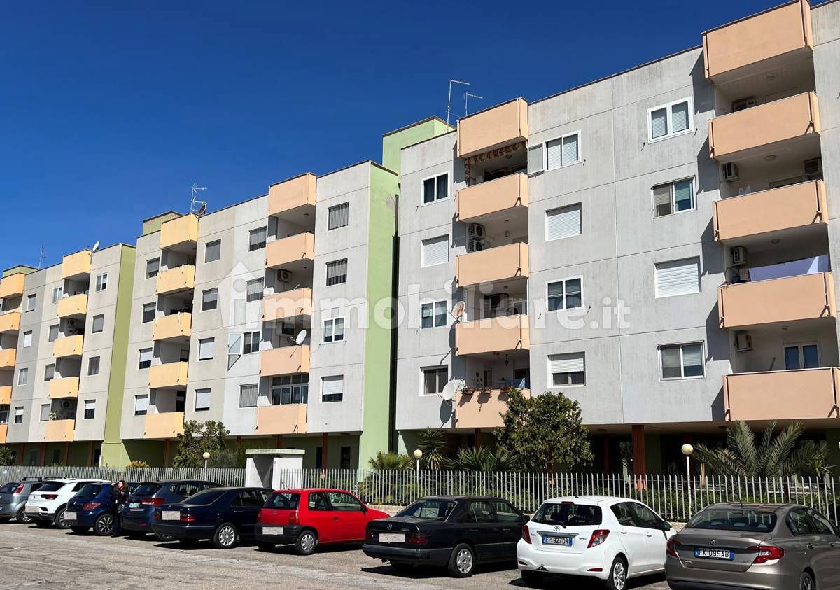 Quadrilocale via Gaetano Salvemini, 17, Paolo VI, Taranto
