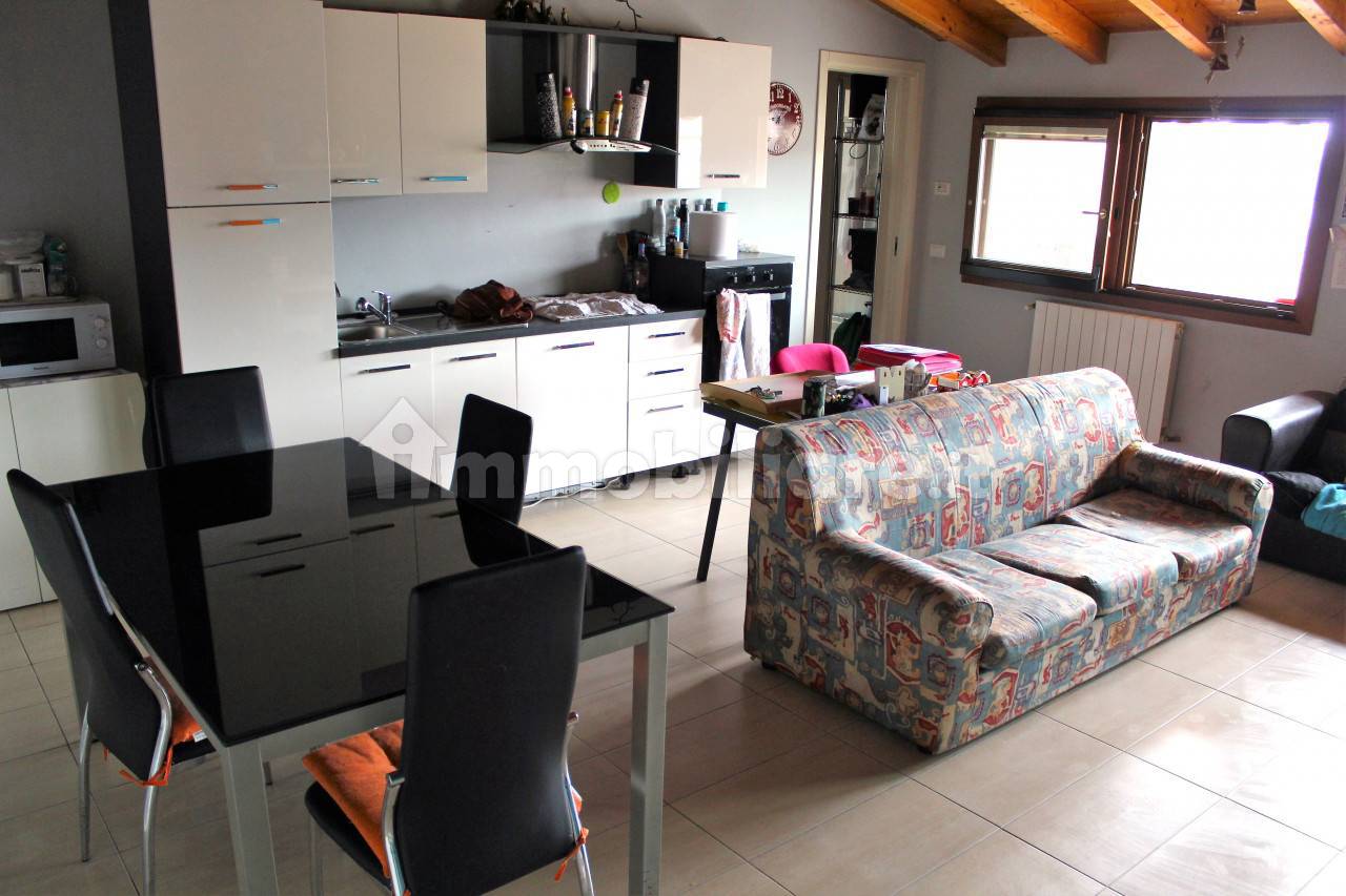 Trilocale via 20 Settembre, Centro, Carpenedolo