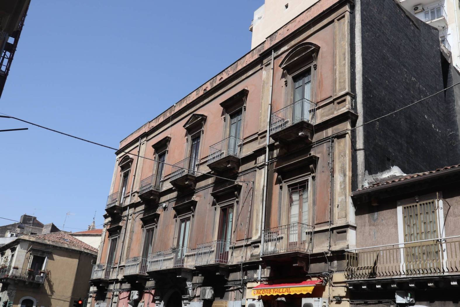 Quadrilocale via Monserrato 23, Borgo, Catania