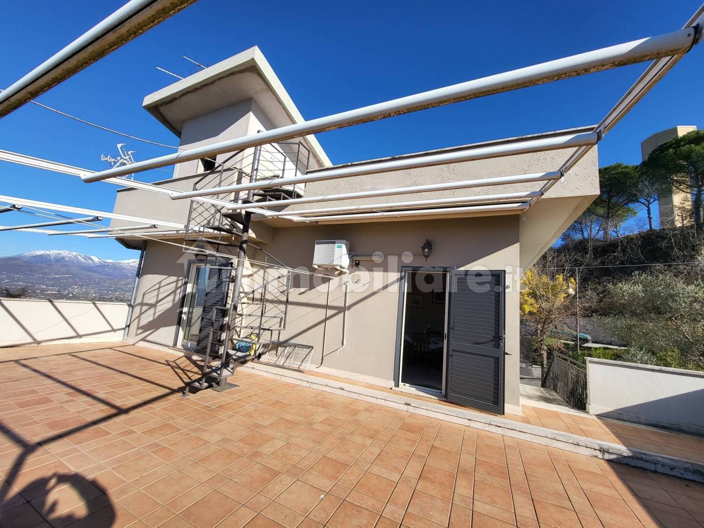 Trilocale via Cese 374, Centro, Gallinaro