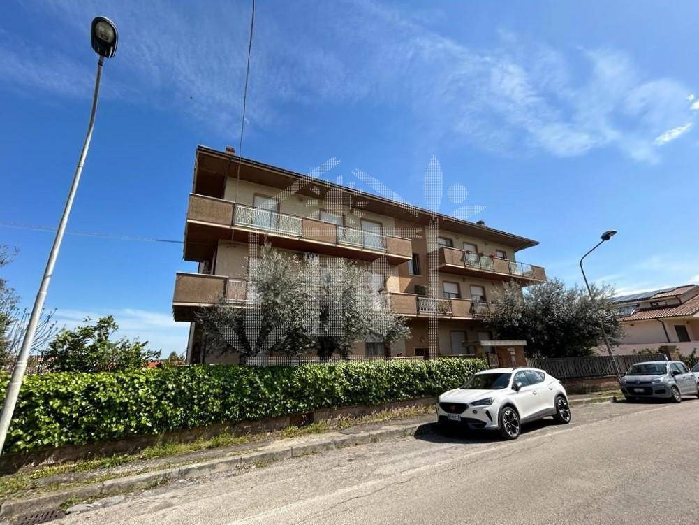 Quadrilocale via Aldo Moro, Centro, Loreto Aprutino