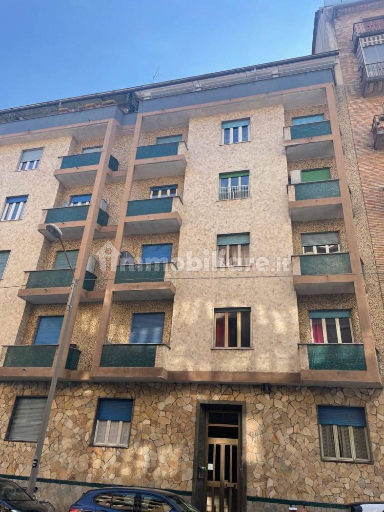 Trilocale via Montezemolo 39, Santa Rita, Torino
