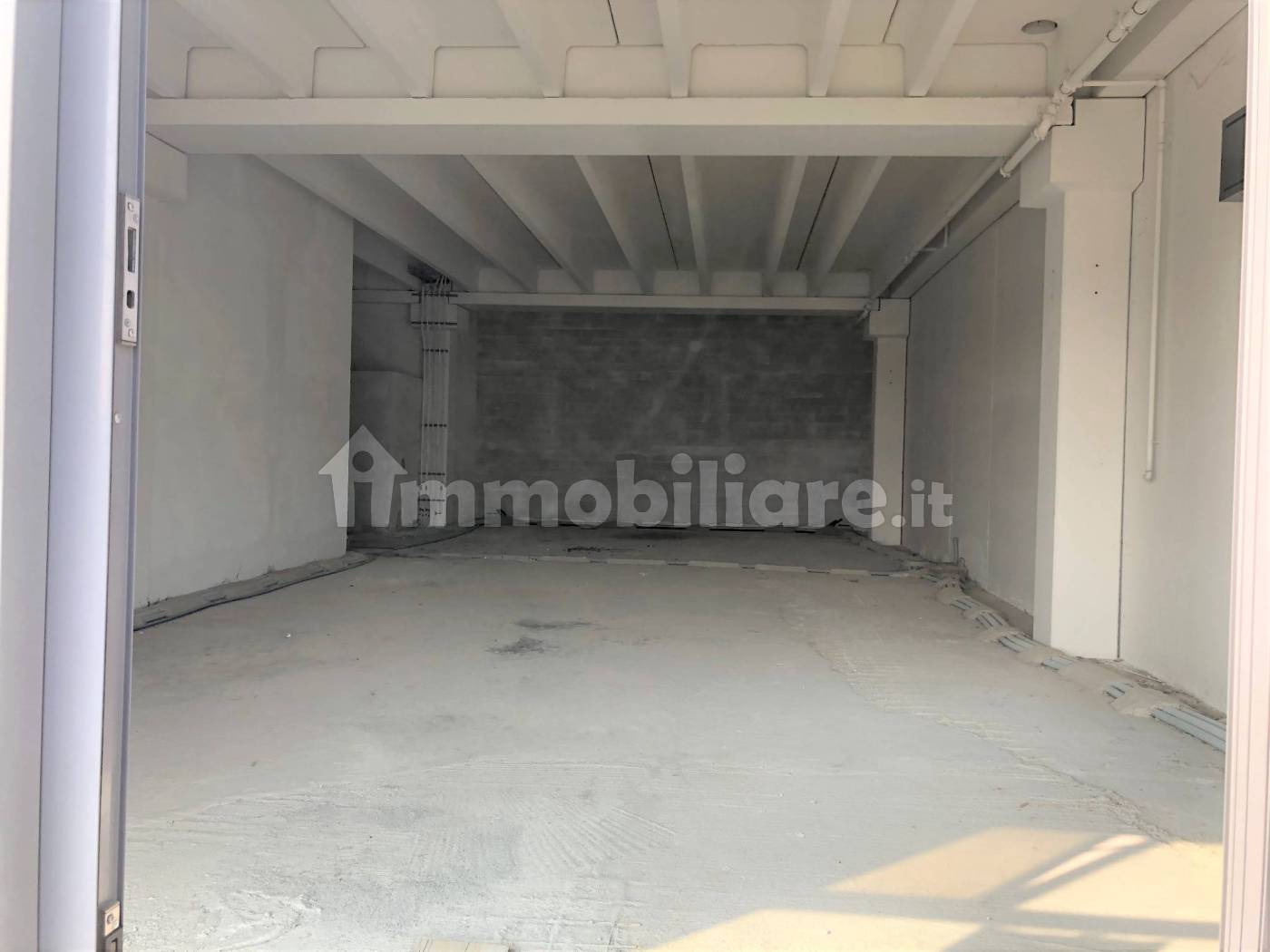 Locale commerciale in Vendita