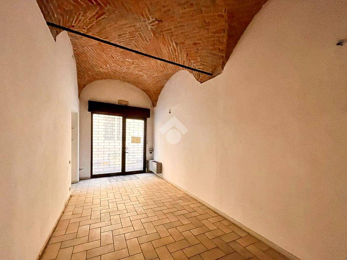 Locale commerciale in Vendita