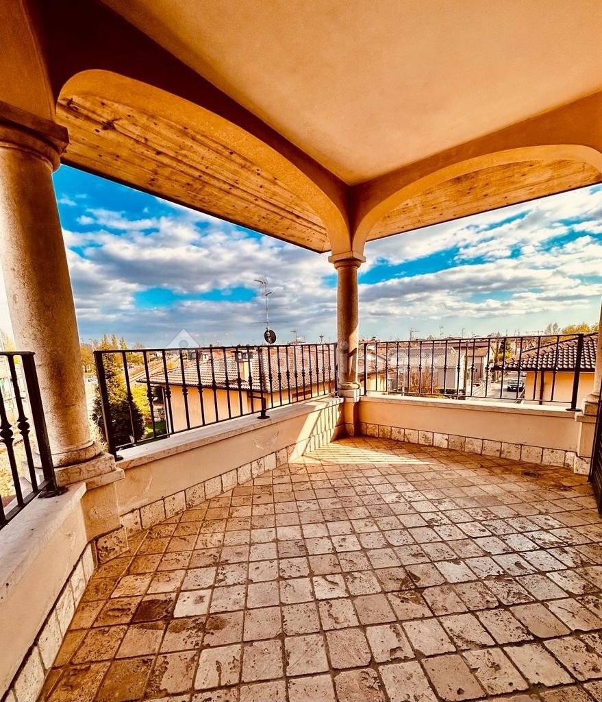 Trilocale via Giacomo Puccini 58B, Centro, Ghedi