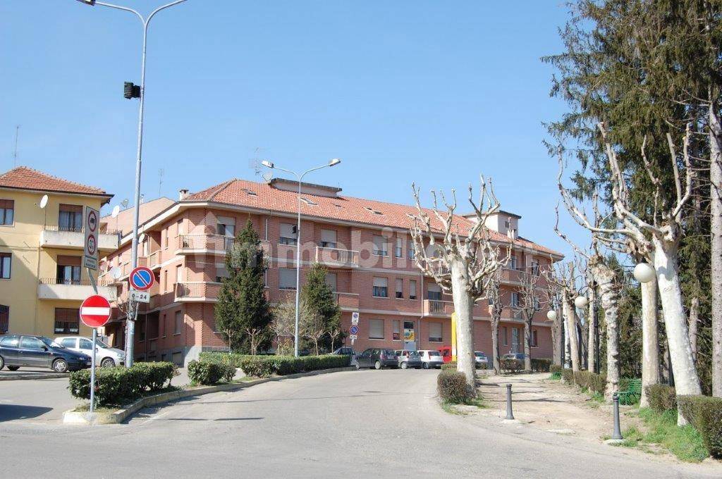 Trilocale piazza Rino Rossino 6, Centro, San Damiano d'Asti