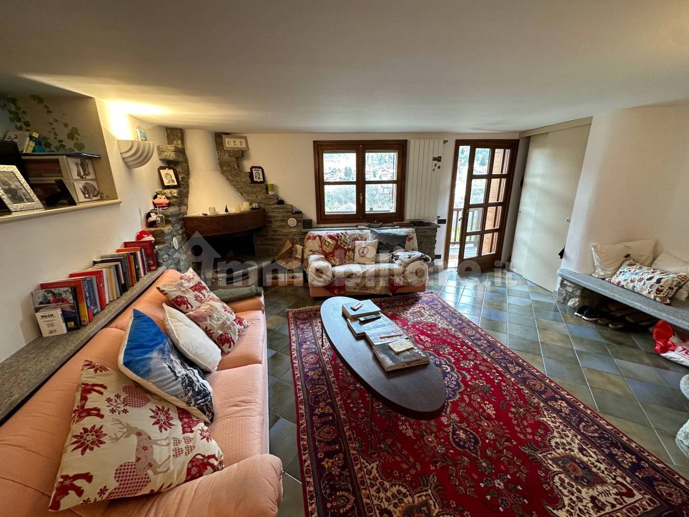 Trilocale via della Vittoria 50, Centro, Courmayeur