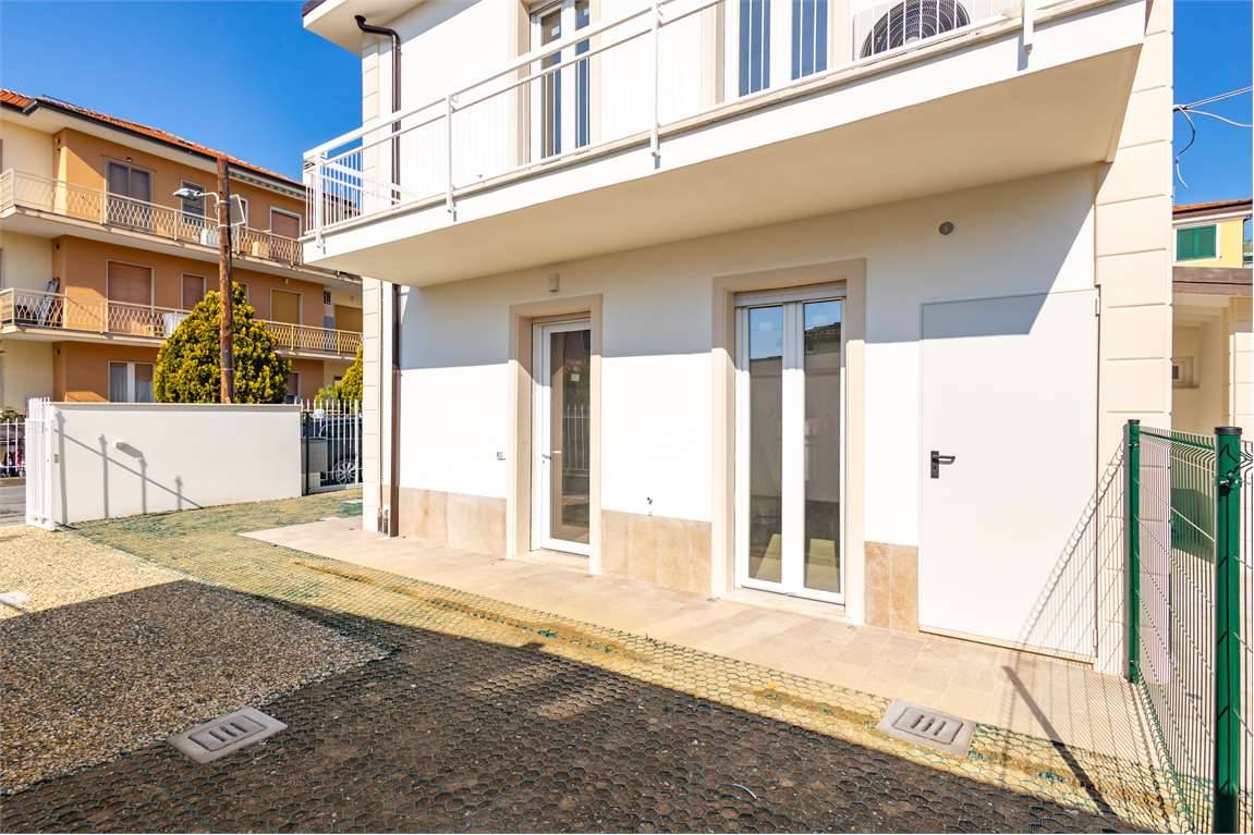 Trilocale via viole, 6, Centro, Diano Marina