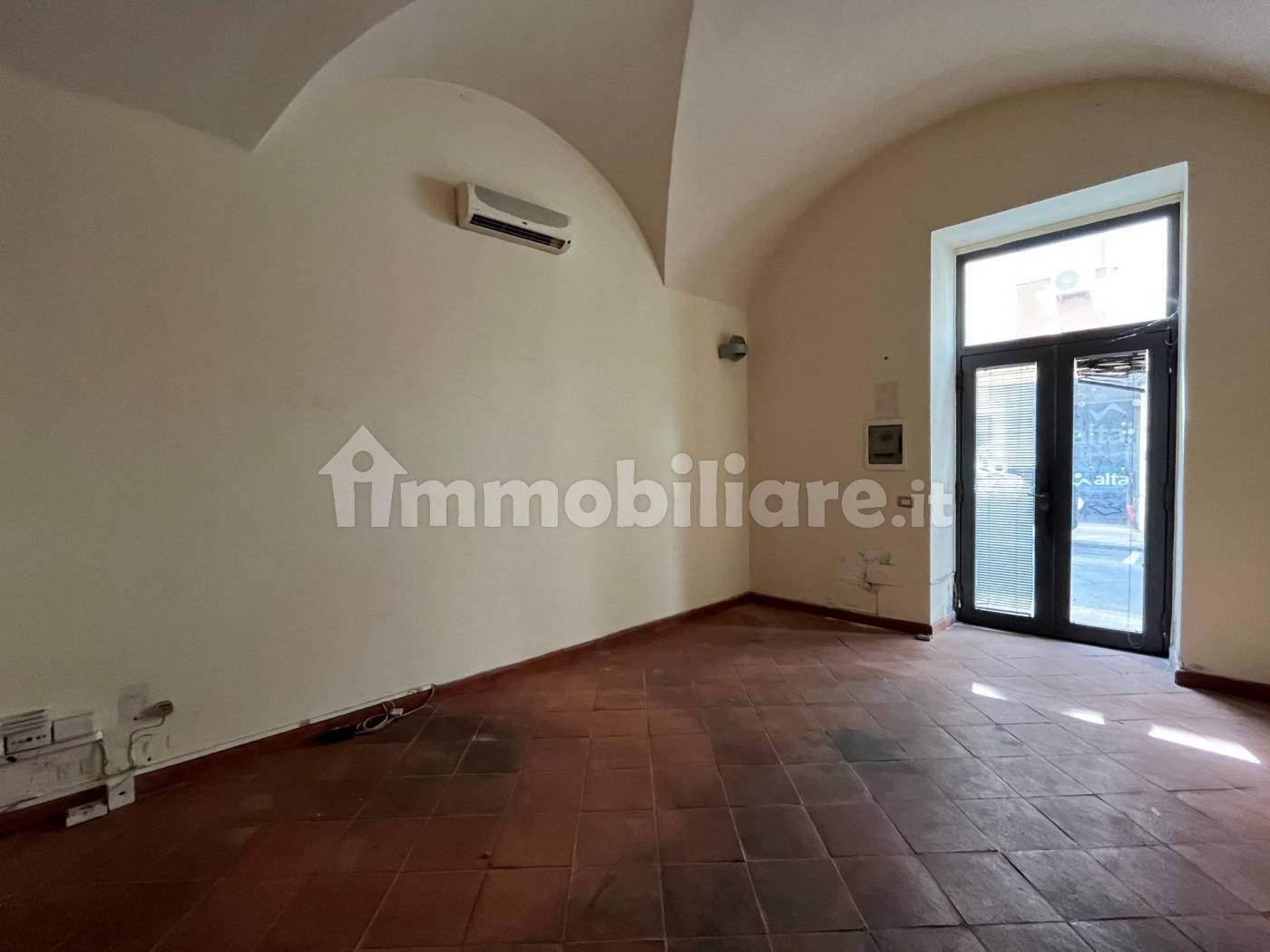 Locale commerciale in Vendita