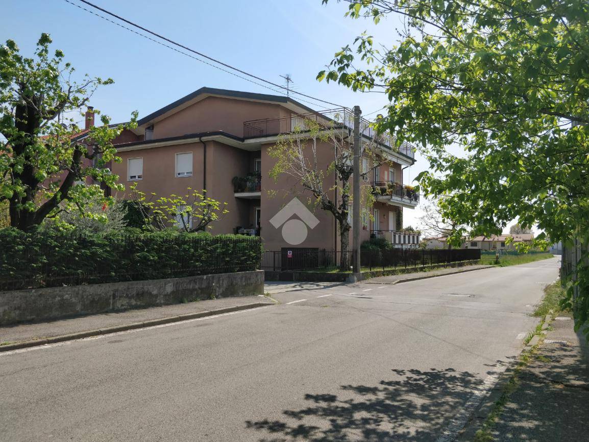 Trilocale via San elena 49, Robbiate