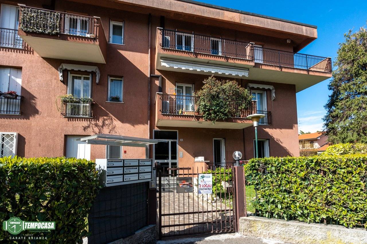 Bilocale via Luigi Pirandello 11, Centro, Carate Brianza