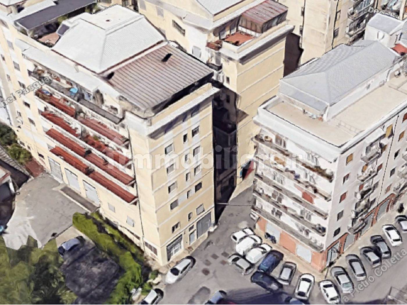 Locale commerciale in Vendita