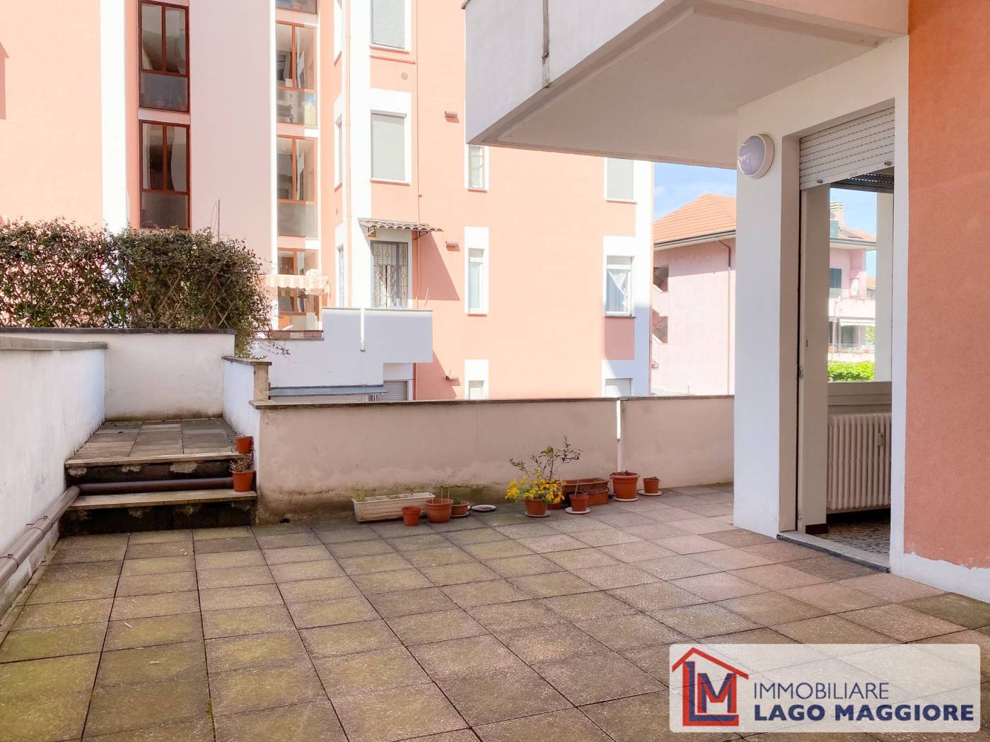 Trilocale via Roma 19, Angera