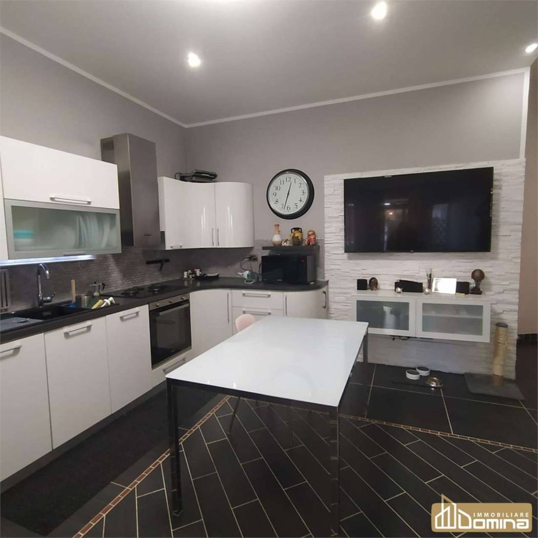 Trilocale via Giordano Bruno, Piano, Ancona