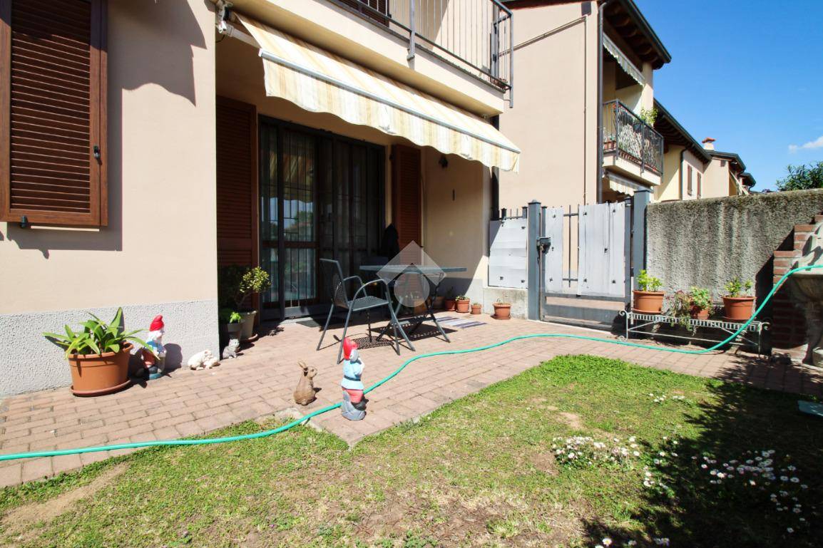 Trilocale via camera 6, Vallone, Pavia