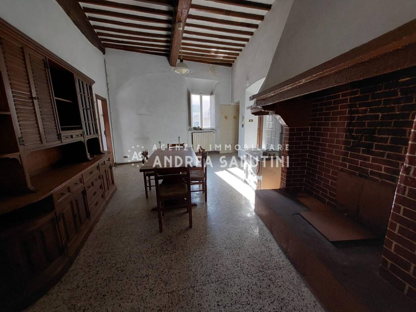 Appartamento buono stato, secondo piano, Centro, Buti