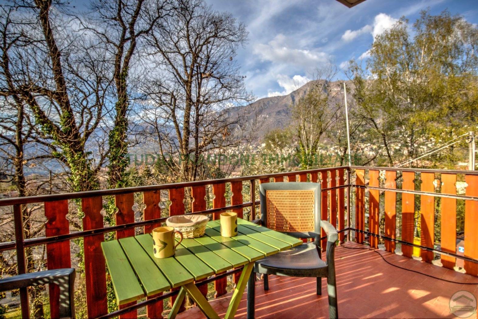 Trilocale via San Carlo 3, Maggio, Cremeno